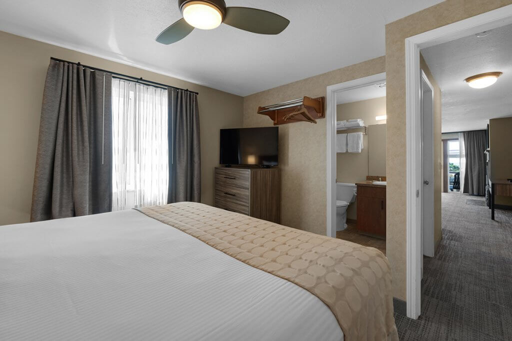 Guest Rooms - The Wayside Inn