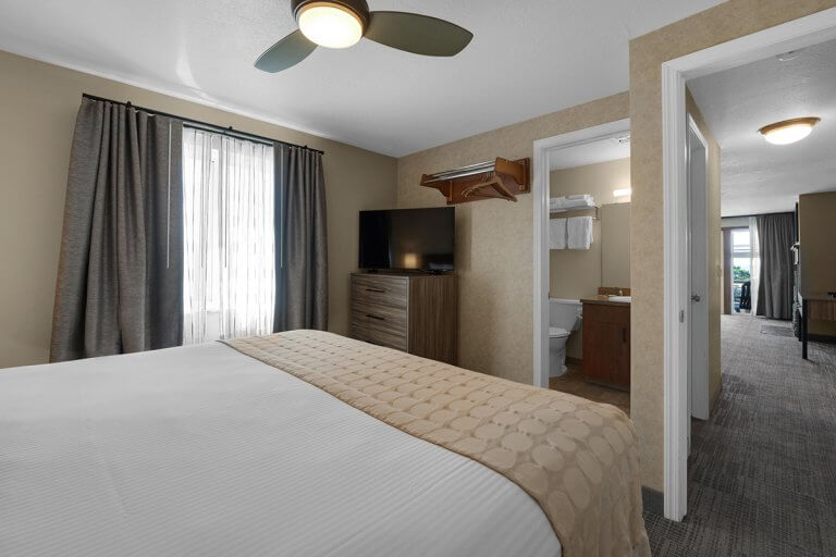 Guest Rooms - The Wayside Inn