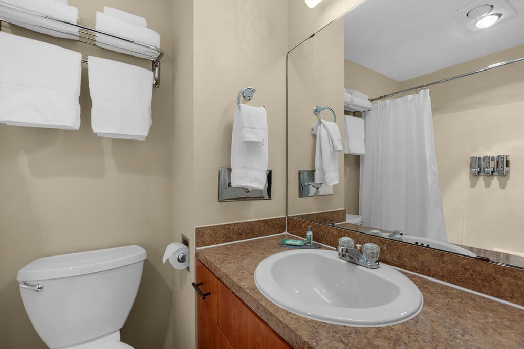 Guest Rooms - The Wayside Inn