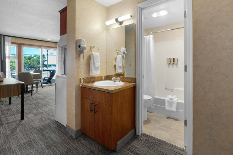 Guest Rooms - The Wayside Inn