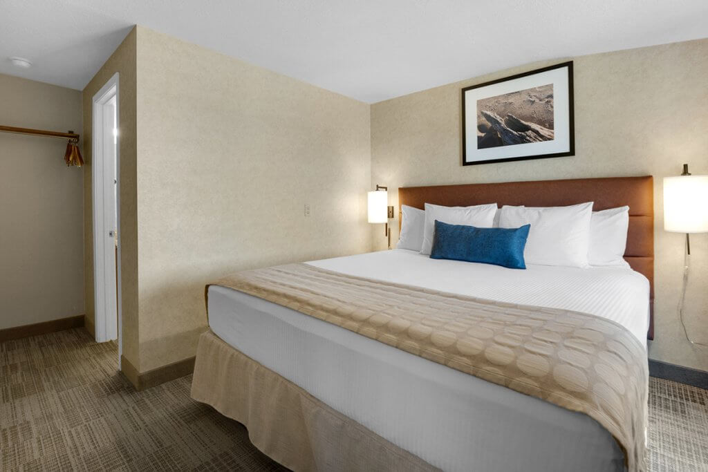 Guest Rooms - The Wayside Inn